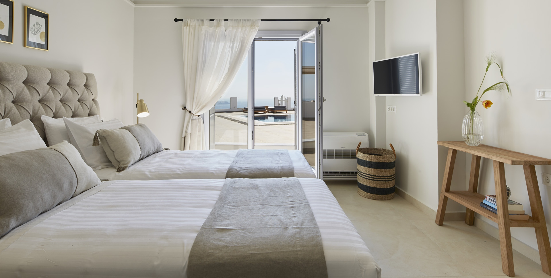 Volcano View | Sapphire Villa | Santorini Luxury Villas