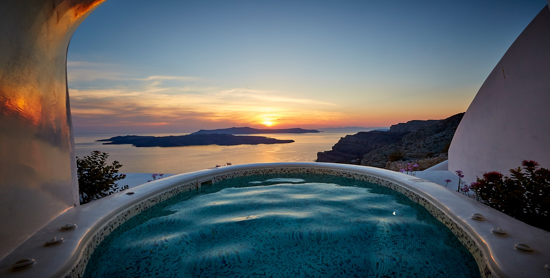 Volcano View | Sapphire Villa | Santorini Luxury Villas